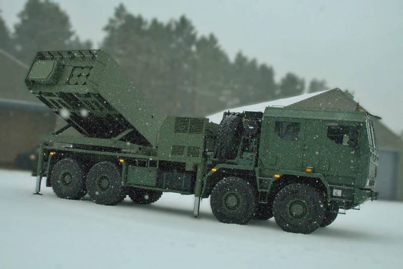 Армии Польши передана первая пусковая установка гибрида HIMARS и M270